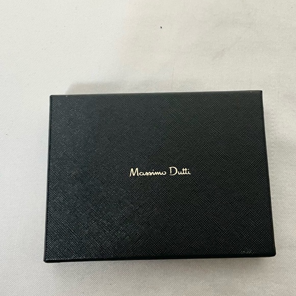 Massimo Dutti | Accessories | New Massimo Dutti Box Empty Box Wallet ...